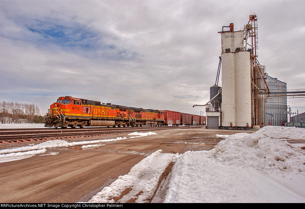 BNSF 4772 Leads H-LINPVO1-13